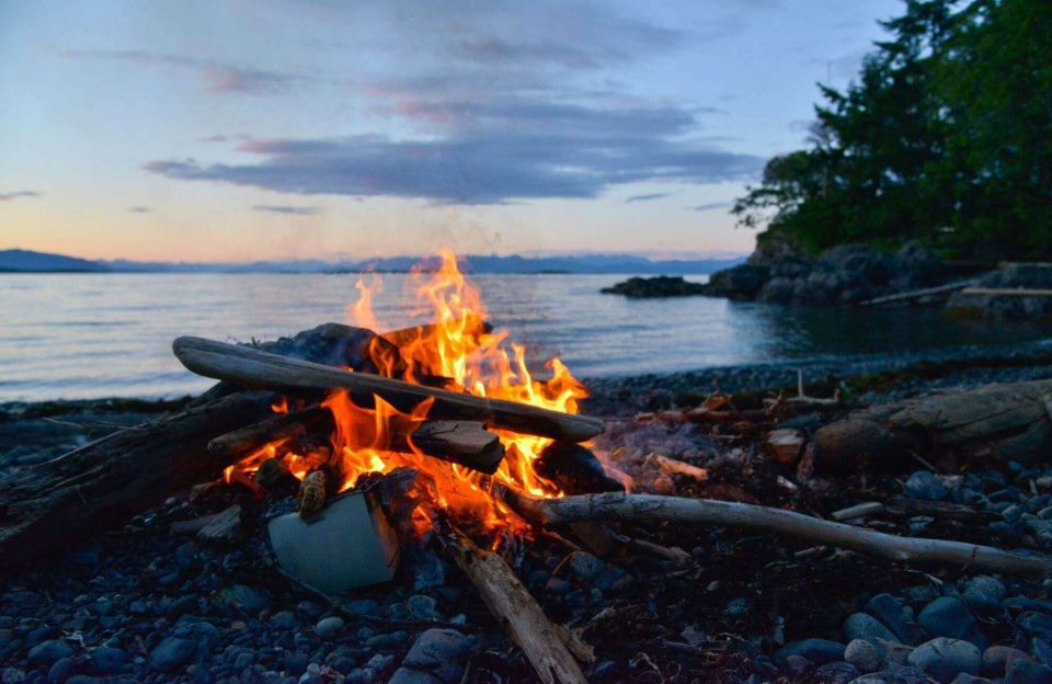 How to put out a campfire without water - Gone Camping Again