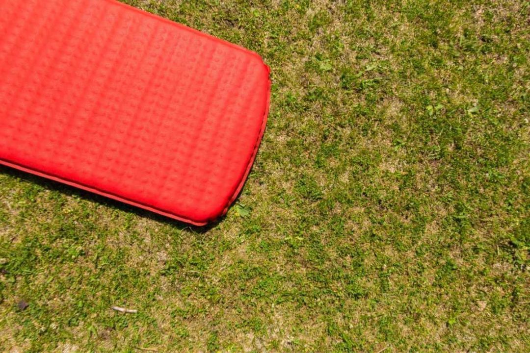 Self-inflating mattresses vs. air beds: Which one is best for camping ...