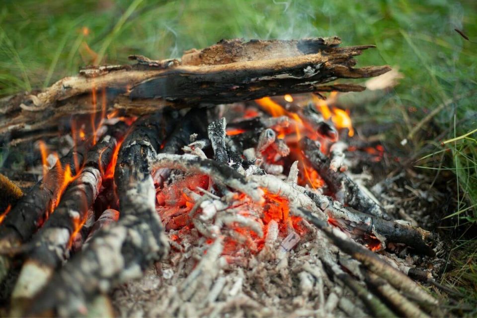 How to put out a campfire without water | Gone Camping Again