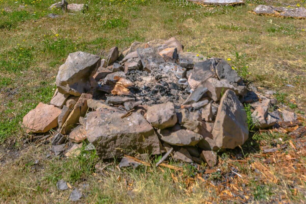 How to put out a campfire without water | Gone Camping Again